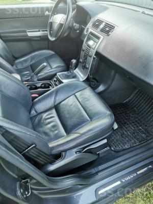 Grey Volvo V50 2005 in Riga, with an engine capacity of 2.00 L and mileage of 279 thousand km for 2550 €, photo 8 on AUTOMOTO.COM.LV
