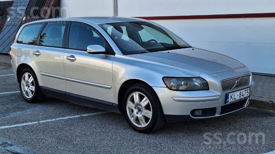 Pelēks Volvo V50 2005 Rīga, ar dzinēja tilpumu 2.00 L un nobraukumu 379 tūkst. km par 1200 €, foto 3 vietnē AUTOMOTO.COM.LV