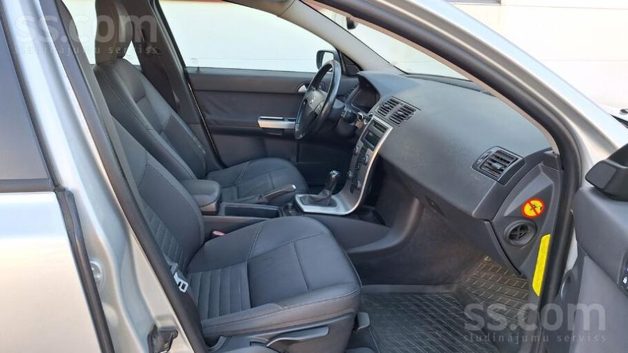 Pelēks Volvo V50 2005 Rīga, ar dzinēja tilpumu 2.00 L un nobraukumu 379 tūkst. km par 1200 €, foto 7 vietnē AUTOMOTO.COM.LV