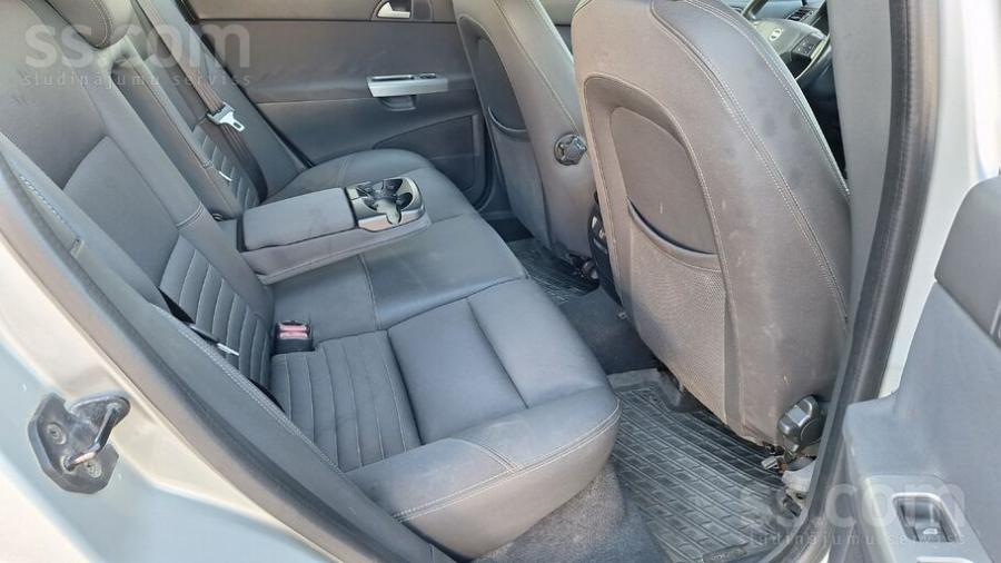 Pelēks Volvo V50 2005 Rīga, ar dzinēja tilpumu 2.00 L un nobraukumu 379 tūkst. km par 1200 €, foto 8 vietnē AUTOMOTO.COM.LV