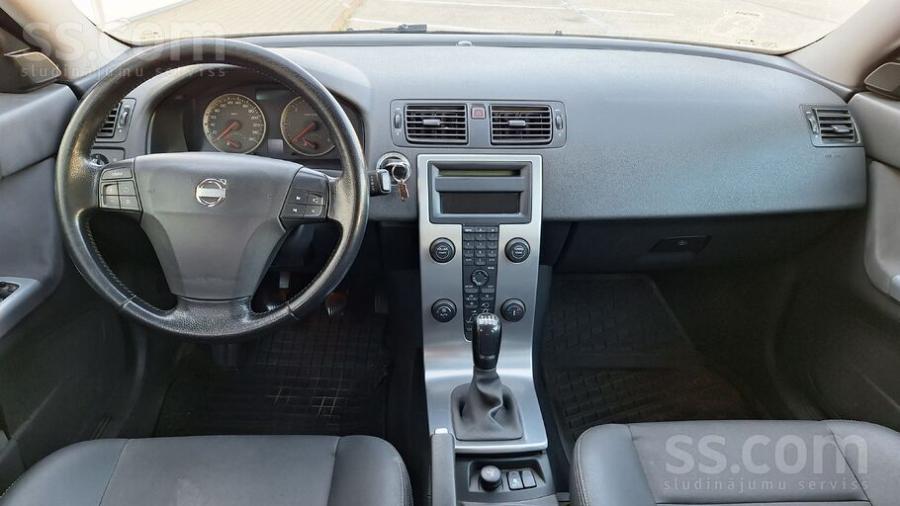 Pelēks Volvo V50 2005 Rīga, ar dzinēja tilpumu 2.00 L un nobraukumu 379 tūkst. km par 1200 €, foto 10 vietnē AUTOMOTO.COM.LV