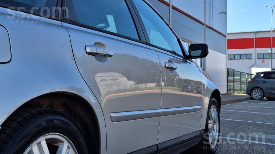 Pelēks Volvo V50 2005 Rīga, ar dzinēja tilpumu 2.00 L un nobraukumu 379 tūkst. km par 1200 €, foto 15 vietnē AUTOMOTO.COM.LV