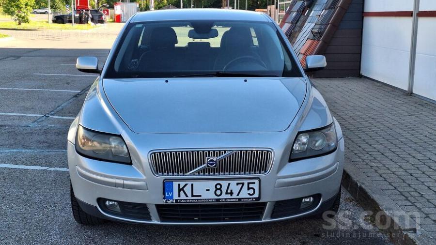 Pelēks Volvo V50 2005 Rīga, ar dzinēja tilpumu 2.00 L un nobraukumu 379 tūkst. km par 1200 €, foto 17 vietnē AUTOMOTO.COM.LV