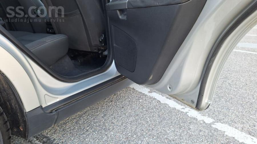 Pelēks Volvo V50 2005 Rīga, ar dzinēja tilpumu 2.00 L un nobraukumu 379 tūkst. km par 1200 €, foto 26 vietnē AUTOMOTO.COM.LV