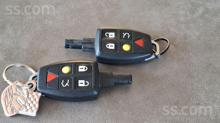 Pelēks Volvo V50 2005 Rīga, ar dzinēja tilpumu 2.00 L un nobraukumu 379 tūkst. km par 1200 €, foto 29 vietnē AUTOMOTO.COM.LV
