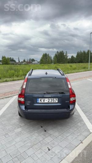 Pelēks Volvo V50 2005 Rīga, ar dzinēja tilpumu 2.00 L un nobraukumu 381 tūkst. km par 1950 €, foto 4 vietnē AUTOMOTO.COM.LV