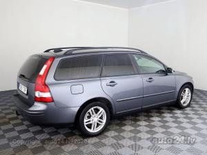 Серый Вольво В50 2005 в Таллин, объемом двигателя 2.00 л и пробегом 222 тыс. км за 1699 €, фото 4 на AUTOMOTO.COM.LV