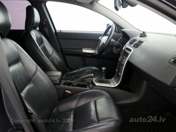Grey Volvo V50 2005 in Tallinn, with an engine capacity of 2.00 L and mileage of 222 thousand km for 1699 €, photo 6 on AUTOMOTO.COM.LV