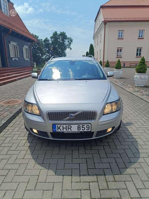 Pelēks Volvo V50 2005 Druskininkai, ar dzinēja tilpumu 1.56 L un nobraukumu 387 tūkst. km par 1450 €, foto 3 vietnē AUTOMOTO.COM.LV