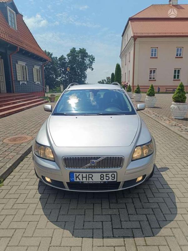 Pelēks Volvo V50 2005 Druskininkai, ar dzinēja tilpumu 1.56 L un nobraukumu 387 tūkst. km par 1450 €, foto 6 vietnē AUTOMOTO.COM.LV