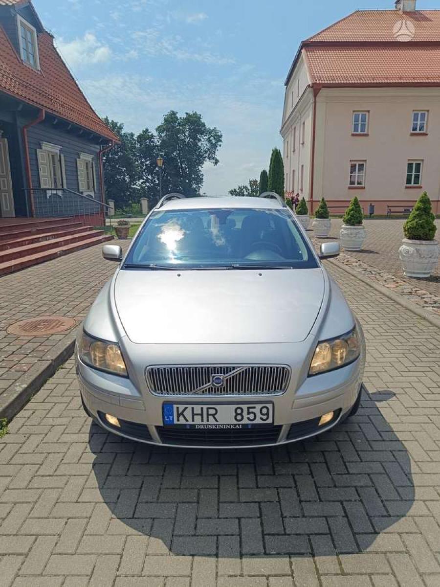 Grey Volvo V50 2005 in Druskininkai, with an engine capacity of 1.56 L and mileage of 387 thousand km for 1450 €, photo 7 on AUTOMOTO.COM.LV