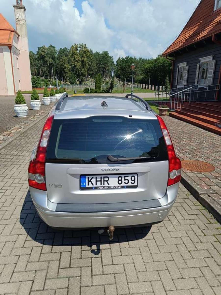 Grey Volvo V50 2005 in Druskininkai, with an engine capacity of 1.56 L and mileage of 387 thousand km for 1450 €, photo 8 on AUTOMOTO.COM.LV