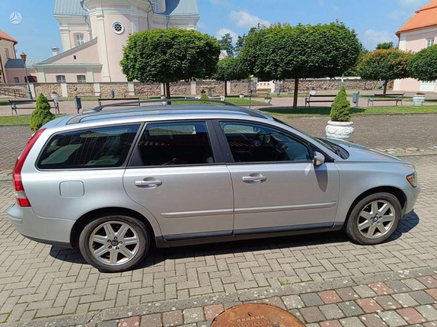Grey Volvo V50 2005 in Druskininkai, with an engine capacity of 1.56 L and mileage of 387 thousand km for 1450 €, photo 10 on AUTOMOTO.COM.LV