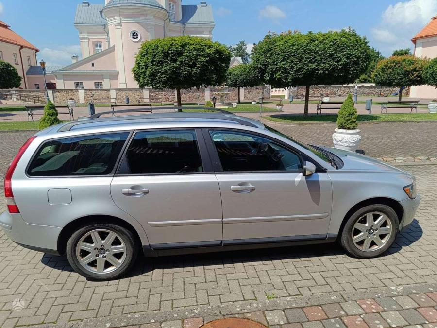 Grey Volvo V50 2005 in Druskininkai, with an engine capacity of 1.56 L and mileage of 387 thousand km for 1450 €, photo 13 on AUTOMOTO.COM.LV