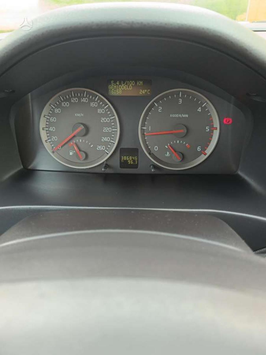 Grey Volvo V50 2005 in Druskininkai, with an engine capacity of 1.56 L and mileage of 387 thousand km for 1450 €, photo 14 on AUTOMOTO.COM.LV