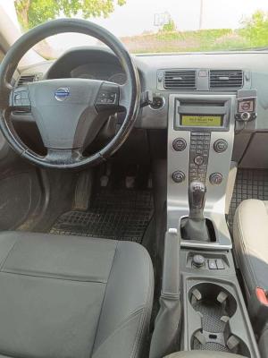 Grey Volvo V50 2005 in Druskininkai, with an engine capacity of 1.56 L and mileage of 387 thousand km for 1450 €, photo 19 on AUTOMOTO.COM.LV