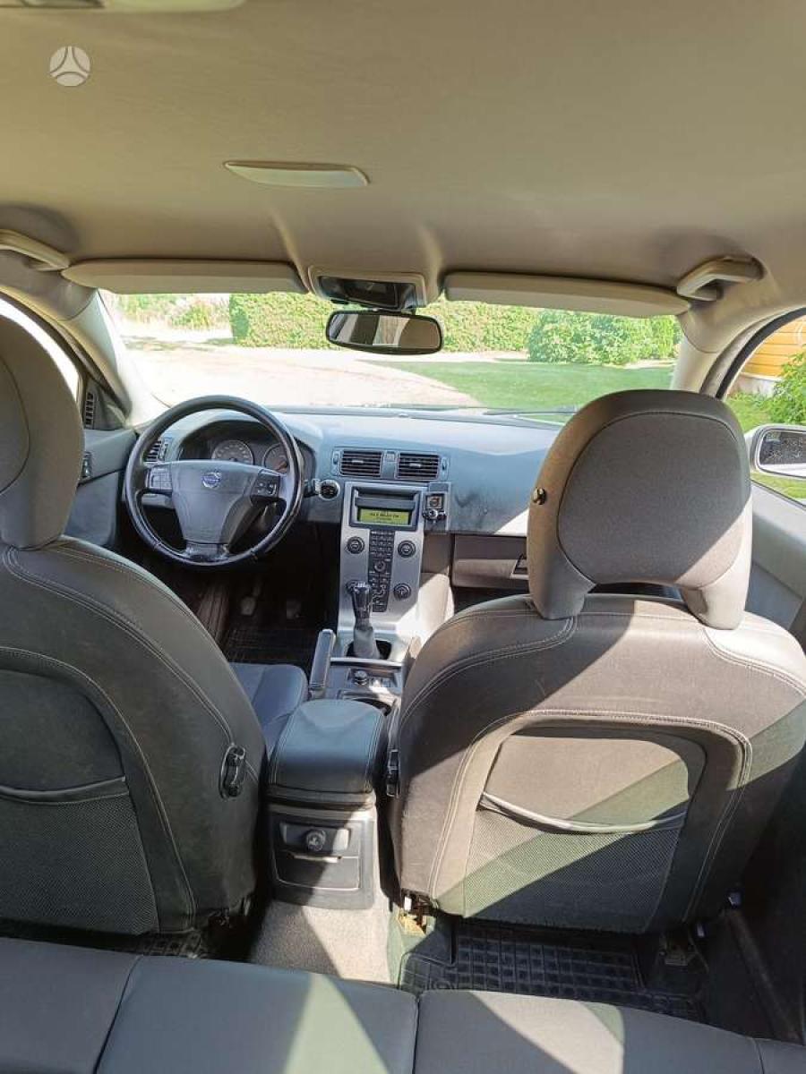 Grey Volvo V50 2005 in Druskininkai, with an engine capacity of 1.56 L and mileage of 387 thousand km for 1450 €, photo 20 on AUTOMOTO.COM.LV