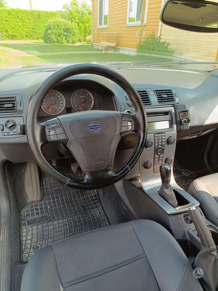 Grey Volvo V50 2005 in Druskininkai, with an engine capacity of 1.56 L and mileage of 387 thousand km for 1450 €, photo 21 on AUTOMOTO.COM.LV