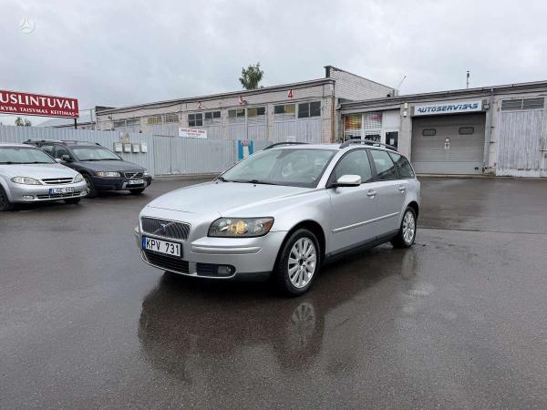 Pelēks Volvo V50 2005 Kauņa, ar dzinēja tilpumu 2.00 L un nobraukumu 280 tūkst. km par 1450 €, foto 1 vietnē AUTOMOTO.COM.LV