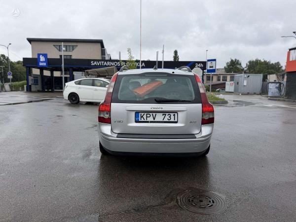 Pelēks Volvo V50 2005 Kauņa, ar dzinēja tilpumu 2.00 L un nobraukumu 280 tūkst. km par 1450 €, foto 6 vietnē AUTOMOTO.COM.LV
