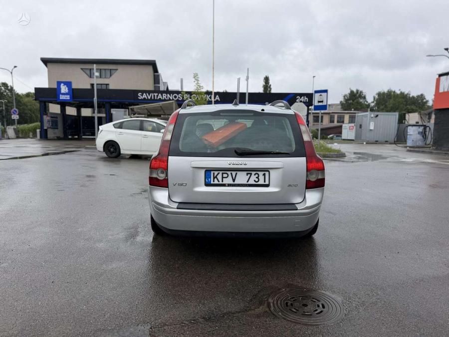 Grey Volvo V50 2005 in Kaunas, with an engine capacity of 2.00 L and mileage of 280 thousand km for 1450 €, photo 7 on AUTOMOTO.COM.LV