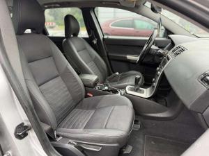 Grey Volvo V50 2005 in Kaunas, with an engine capacity of 2.00 L and mileage of 280 thousand km for 1450 €, photo 16 on AUTOMOTO.COM.LV