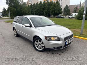 Pelēks Volvo V50 2005 Tallina, ar dzinēja tilpumu 1.60 L un nobraukumu 349 tūkst. km par 999 €, foto 1 vietnē AUTOMOTO.COM.LV