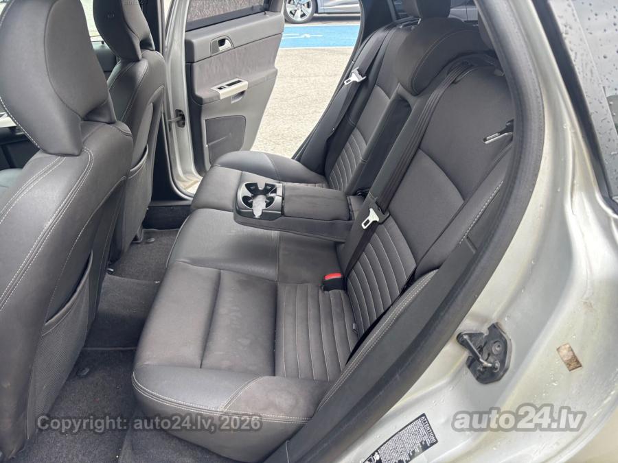 Pelēks Volvo V50 2005 Tallina, ar dzinēja tilpumu 1.60 L un nobraukumu 349 tūkst. km par 999 €, foto 6 vietnē AUTOMOTO.COM.LV