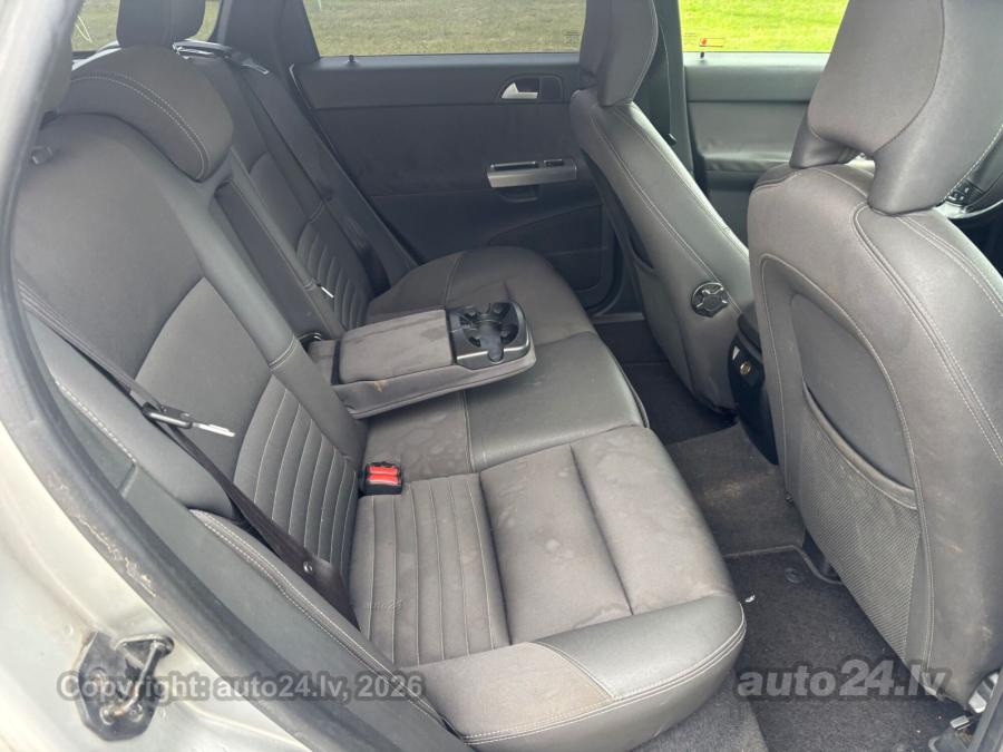 Pelēks Volvo V50 2005 Tallina, ar dzinēja tilpumu 1.60 L un nobraukumu 349 tūkst. km par 999 €, foto 7 vietnē AUTOMOTO.COM.LV