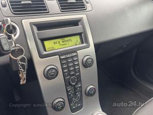 Pelēks Volvo V50 2005 Tallina, ar dzinēja tilpumu 1.60 L un nobraukumu 349 tūkst. km par 999 €, foto 13 vietnē AUTOMOTO.COM.LV