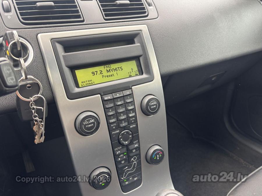 Pelēks Volvo V50 2005 Tallina, ar dzinēja tilpumu 1.60 L un nobraukumu 349 tūkst. km par 999 €, foto 13 vietnē AUTOMOTO.COM.LV