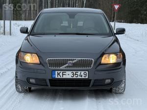 Pelēks Volvo V50 2005 Jelgava, ar dzinēja tilpumu 2.00 L un nobraukumu 335 tūkst. km par 1500 €, foto  vietnē AUTOMOTO.COM.LV