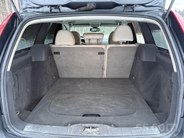 Pelēks Volvo V50 2005 Jelgava, ar dzinēja tilpumu 2.00 L un nobraukumu 335 tūkst. km par 1500 €, foto 7 vietnē AUTOMOTO.COM.LV