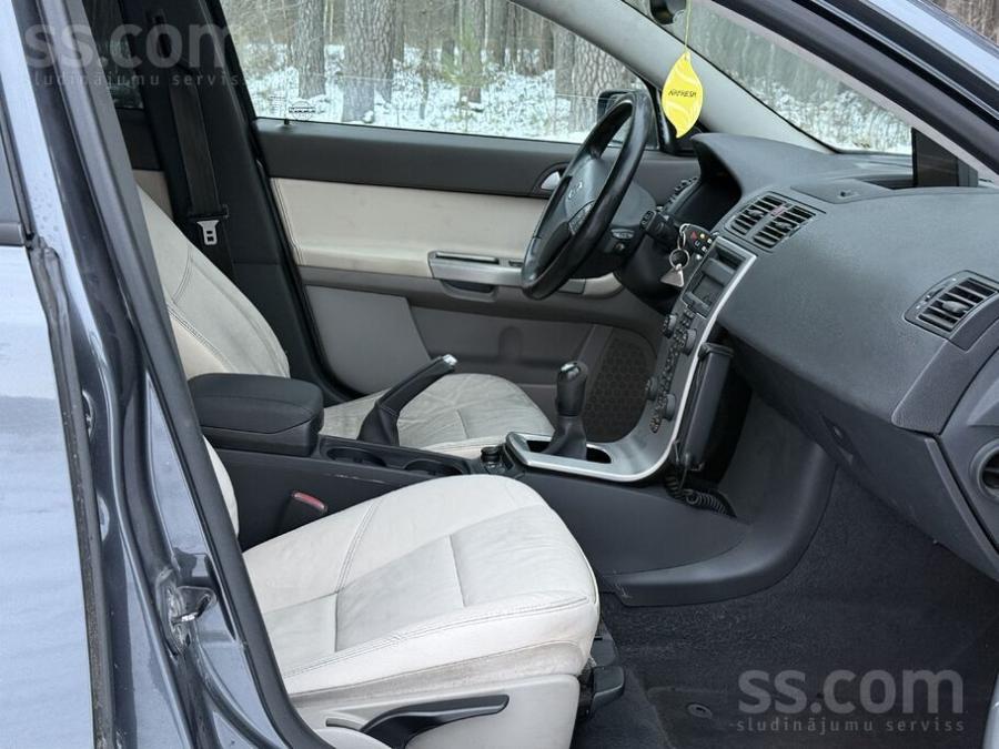 Pelēks Volvo V50 2005 Jelgava, ar dzinēja tilpumu 2.00 L un nobraukumu 335 tūkst. km par 1500 €, foto 12 vietnē AUTOMOTO.COM.LV