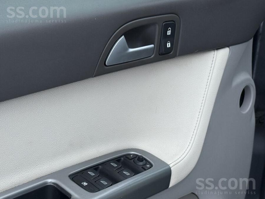 Pelēks Volvo V50 2005 Jelgava, ar dzinēja tilpumu 2.00 L un nobraukumu 335 tūkst. km par 1500 €, foto 14 vietnē AUTOMOTO.COM.LV