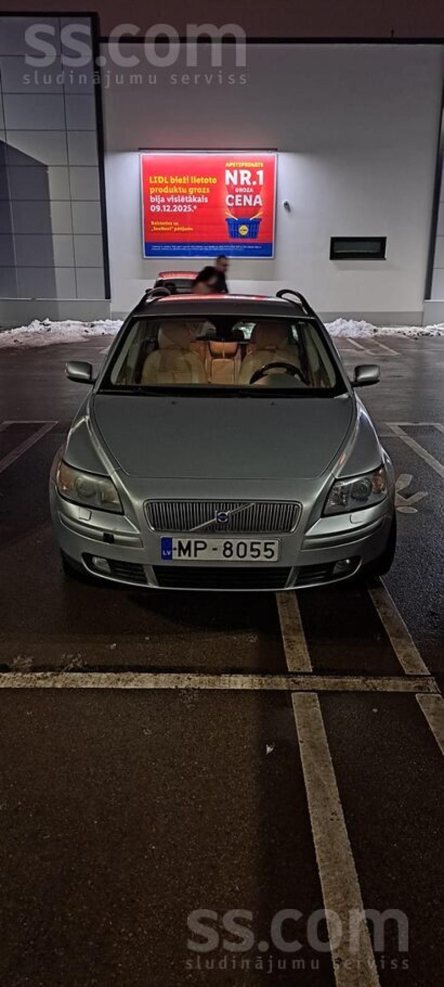 Pelēks Volvo V50 2005 Talsi, ar dzinēja tilpumu 2.00 L un nobraukumu 256 tūkst. km par 1299 €, foto 1 vietnē AUTOMOTO.COM.LV