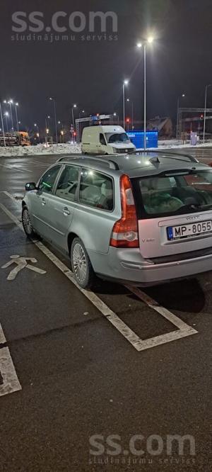 Pelēks Volvo V50 2005 Talsi, ar dzinēja tilpumu 2.00 L un nobraukumu 256 tūkst. km par 1299 €, foto 3 vietnē AUTOMOTO.COM.LV