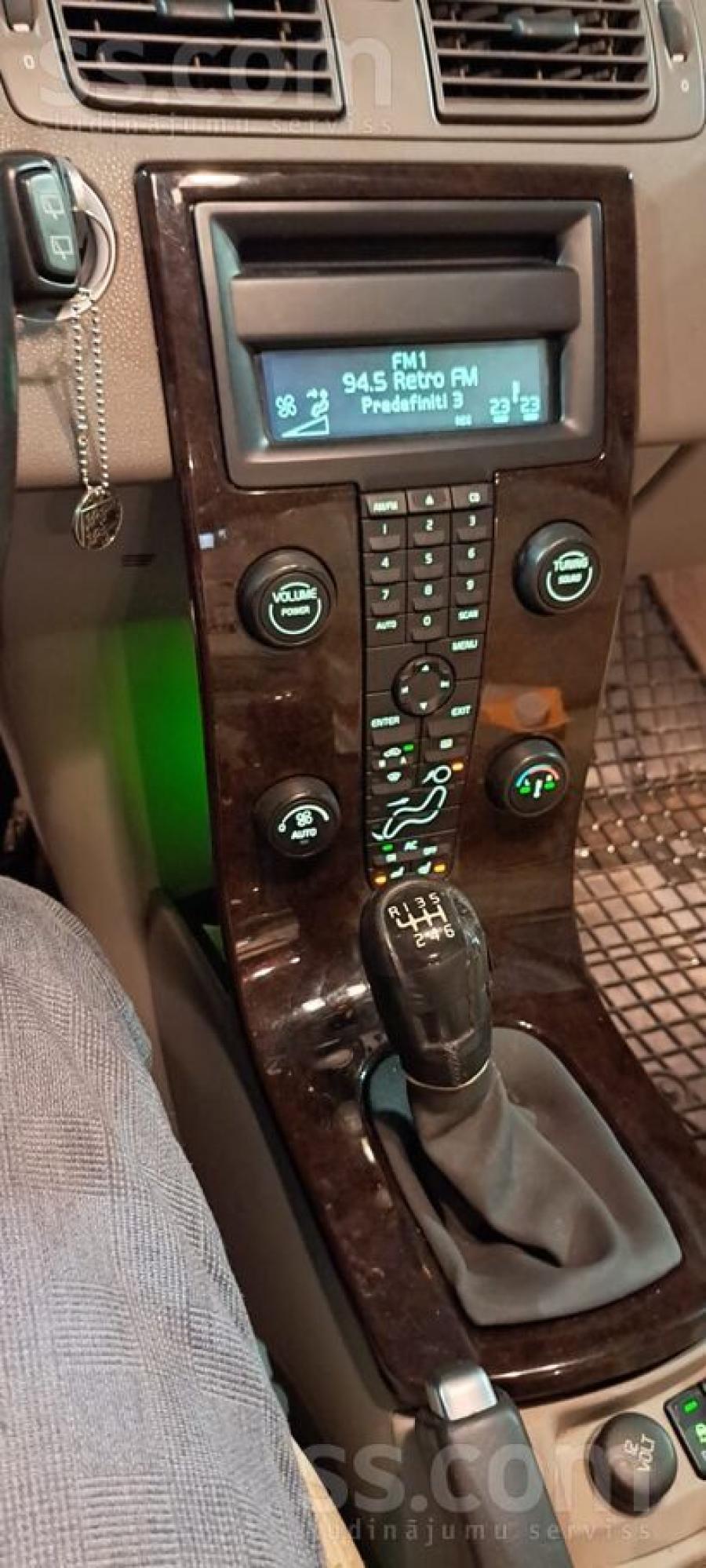 Pelēks Volvo V50 2005 Talsi, ar dzinēja tilpumu 2.00 L un nobraukumu 256 tūkst. km par 1299 €, foto 4 vietnē AUTOMOTO.COM.LV