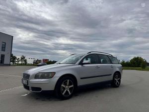 Grey Volvo V50 2005 in Panevezys, with an engine capacity of 1.80 L and mileage of 299 thousand km for 1150 €, photo 3 on AUTOMOTO.COM.LV