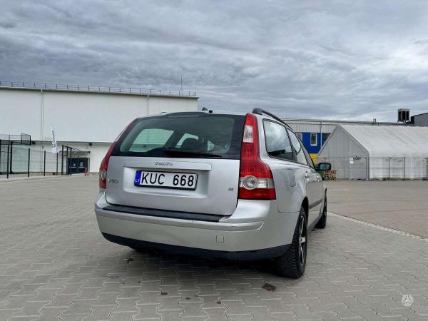 Grey Volvo V50 2005 in Panevezys, with an engine capacity of 1.80 L and mileage of 299 thousand km for 1150 €, photo 7 on AUTOMOTO.COM.LV