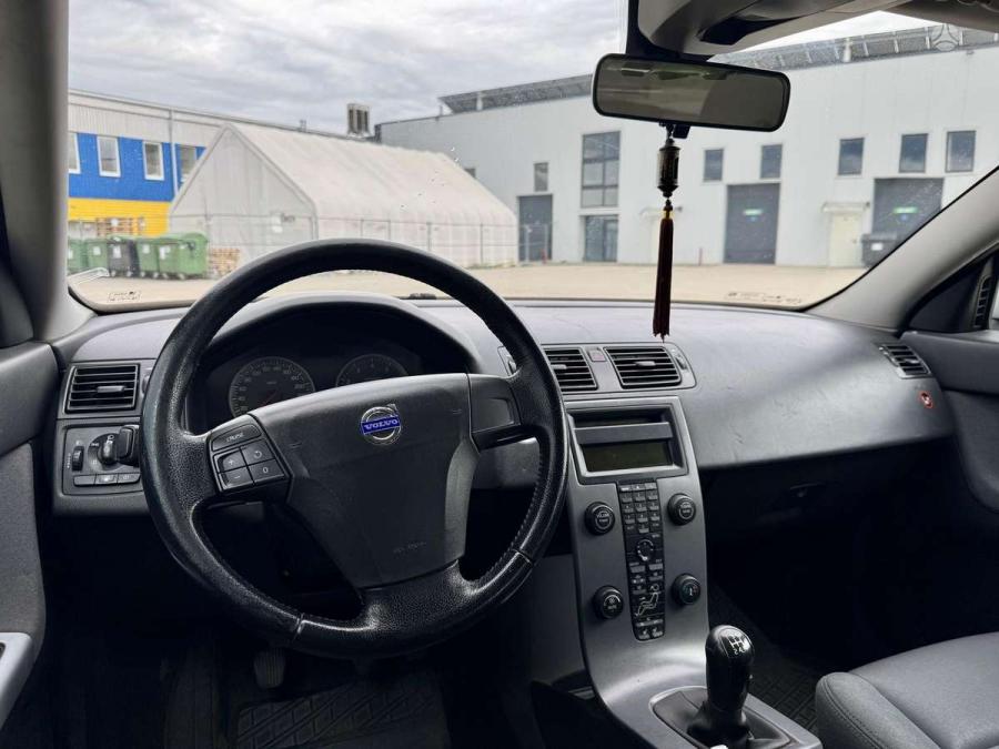 Grey Volvo V50 2005 in Panevezys, with an engine capacity of 1.80 L and mileage of 299 thousand km for 1150 €, photo 11 on AUTOMOTO.COM.LV