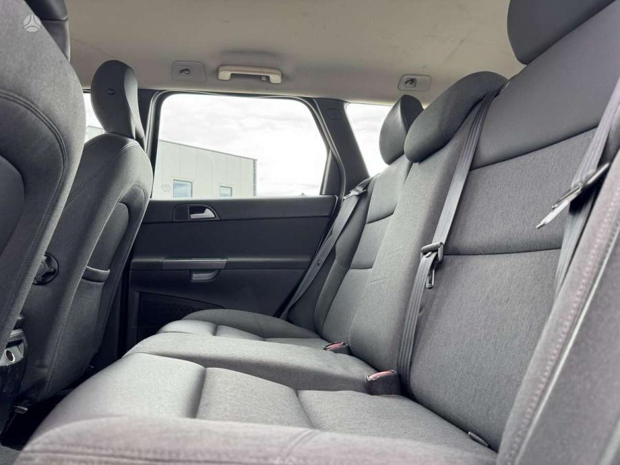 Grey Volvo V50 2005 in Panevezys, with an engine capacity of 1.80 L and mileage of 299 thousand km for 1150 €, photo 17 on AUTOMOTO.COM.LV