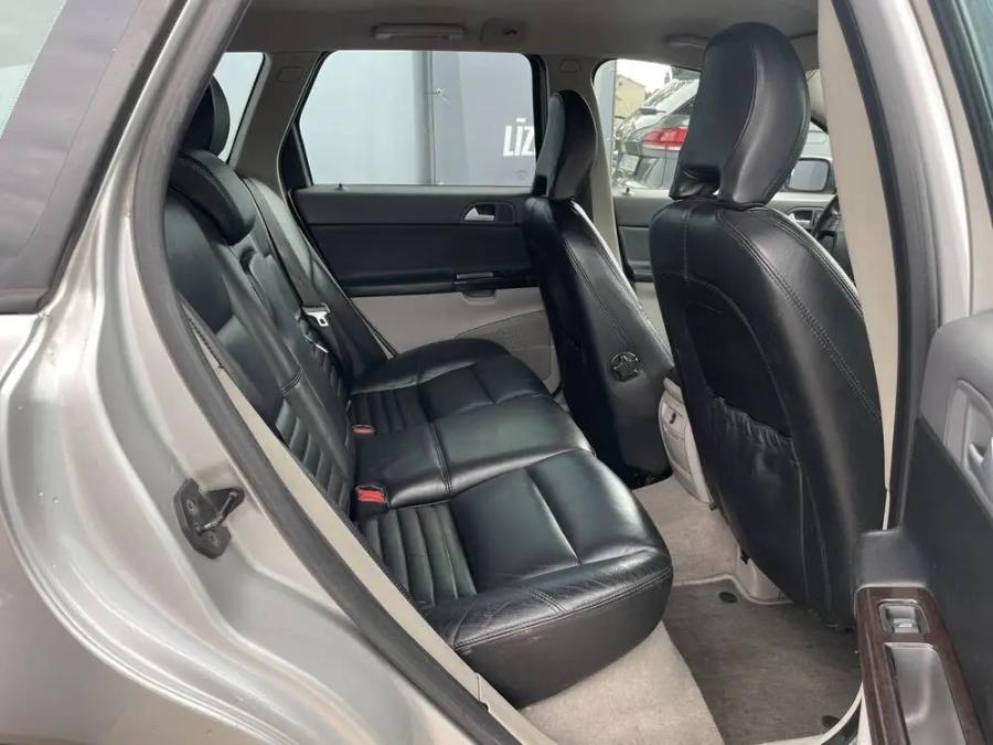 Pelēks Volvo V50 2005 Talsi, ar dzinēja tilpumu 1.60 L un nobraukumu 353 tūkst. km par 950 €, foto 8 vietnē AUTOMOTO.COM.LV