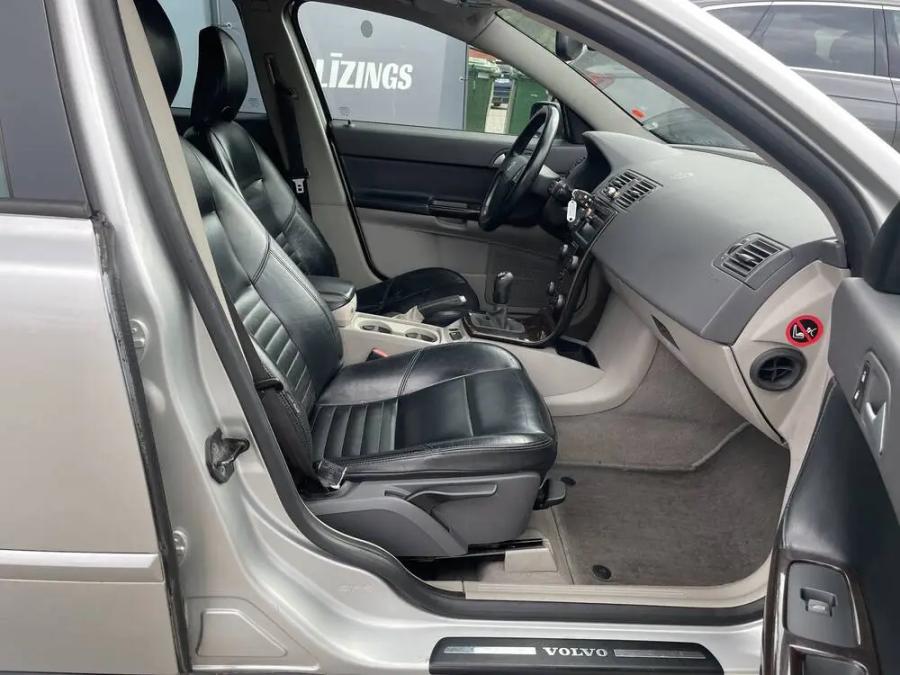 Pelēks Volvo V50 2005 Talsi, ar dzinēja tilpumu 1.60 L un nobraukumu 353 tūkst. km par 950 €, foto 9 vietnē AUTOMOTO.COM.LV