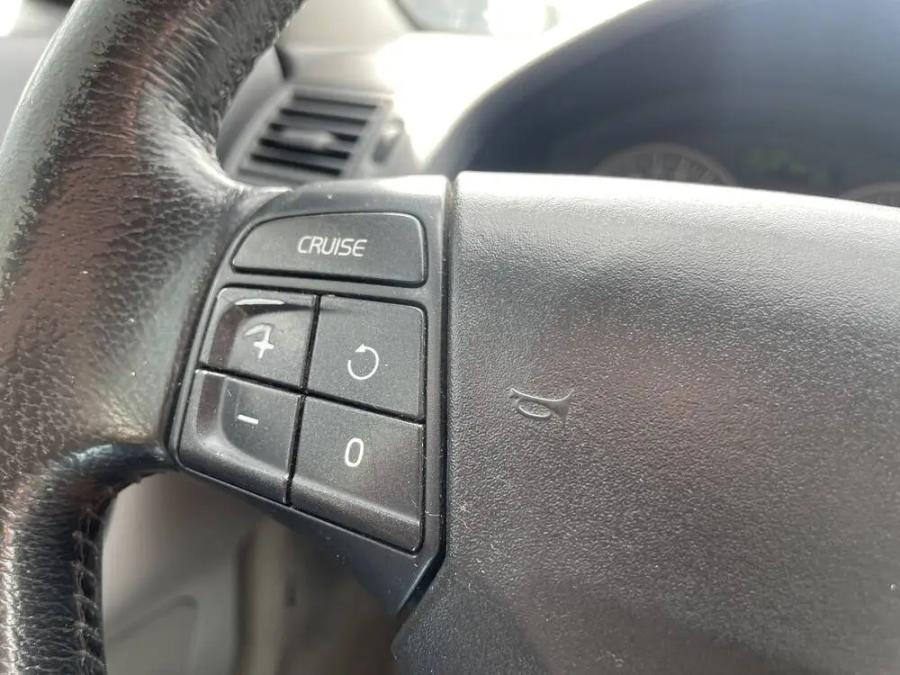 Pelēks Volvo V50 2005 Talsi, ar dzinēja tilpumu 1.60 L un nobraukumu 353 tūkst. km par 950 €, foto 11 vietnē AUTOMOTO.COM.LV