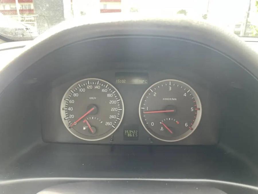 Pelēks Volvo V50 2005 Talsi, ar dzinēja tilpumu 1.60 L un nobraukumu 353 tūkst. km par 950 €, foto 12 vietnē AUTOMOTO.COM.LV