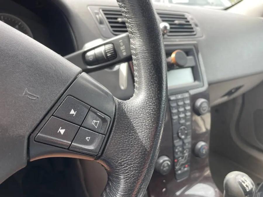 Pelēks Volvo V50 2005 Talsi, ar dzinēja tilpumu 1.60 L un nobraukumu 353 tūkst. km par 950 €, foto 13 vietnē AUTOMOTO.COM.LV