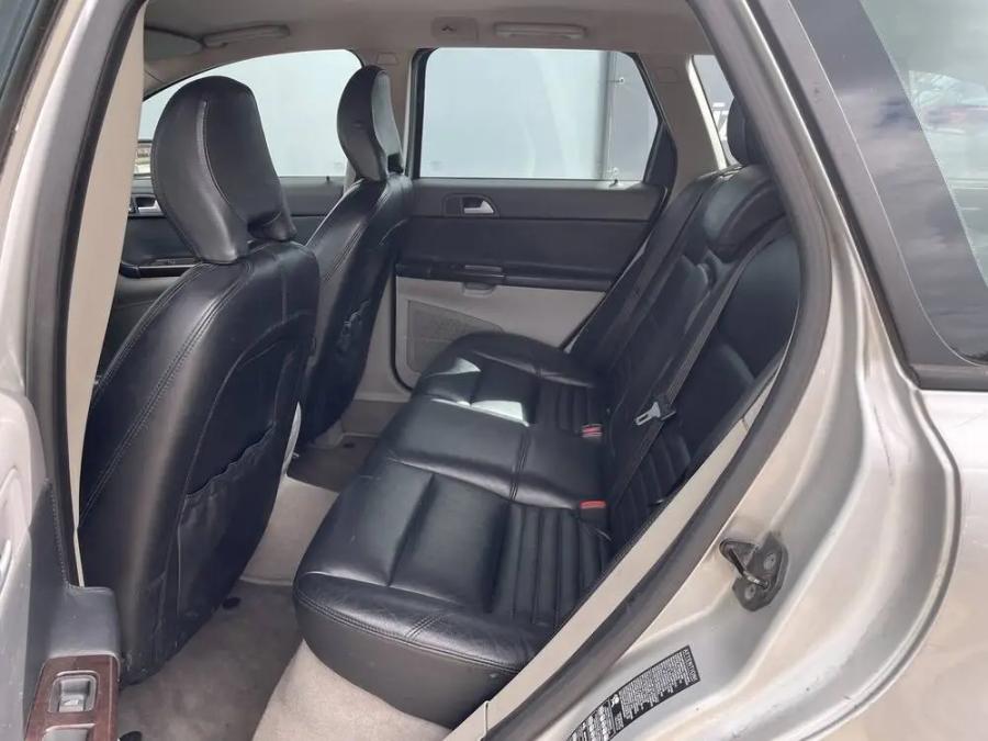 Pelēks Volvo V50 2005 Talsi, ar dzinēja tilpumu 1.60 L un nobraukumu 353 tūkst. km par 950 €, foto 19 vietnē AUTOMOTO.COM.LV