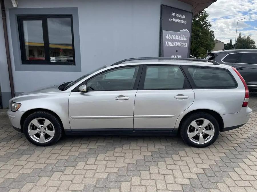 Pelēks Volvo V50 2005 Talsi, ar dzinēja tilpumu 1.60 L un nobraukumu 353 tūkst. km par 950 €, foto 23 vietnē AUTOMOTO.COM.LV