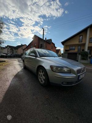 Grey Volvo V50 2005 in Panevezys, with an engine capacity of 2.44 L and mileage of 270 thousand km for 650 €, photo  on AUTOMOTO.COM.LV